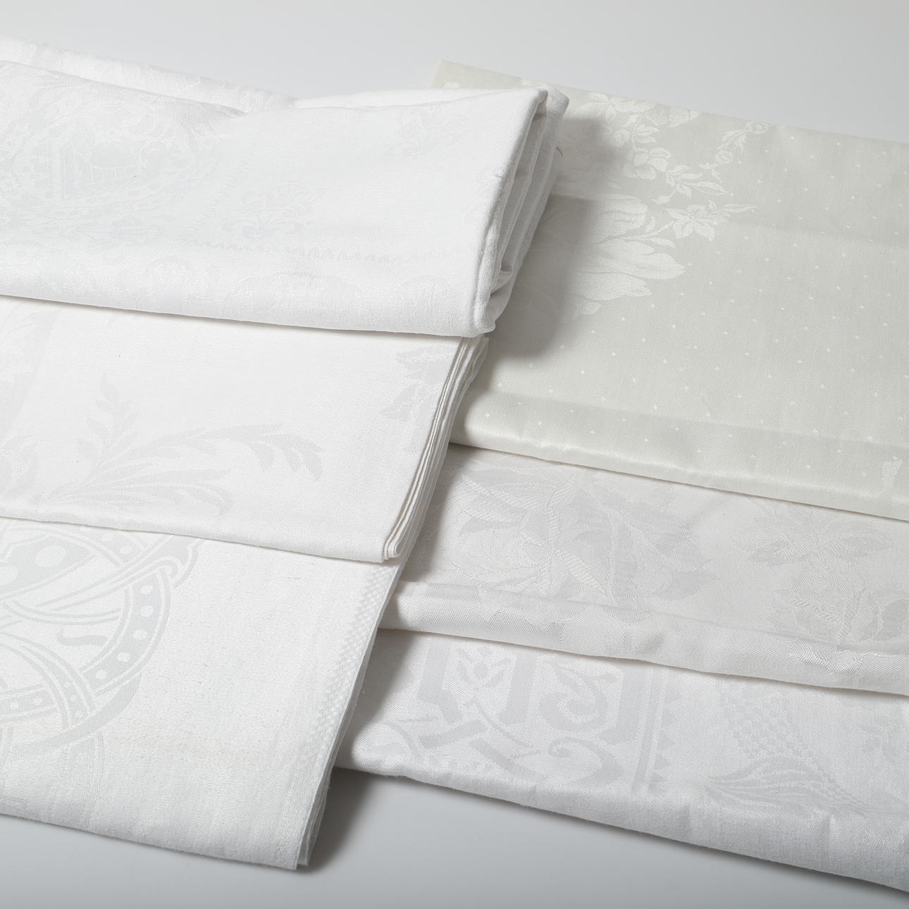 DUKAR, 6 stycken, bl. a. "Drakmönstret", Signe Sohlman. Mattor & Textil ...