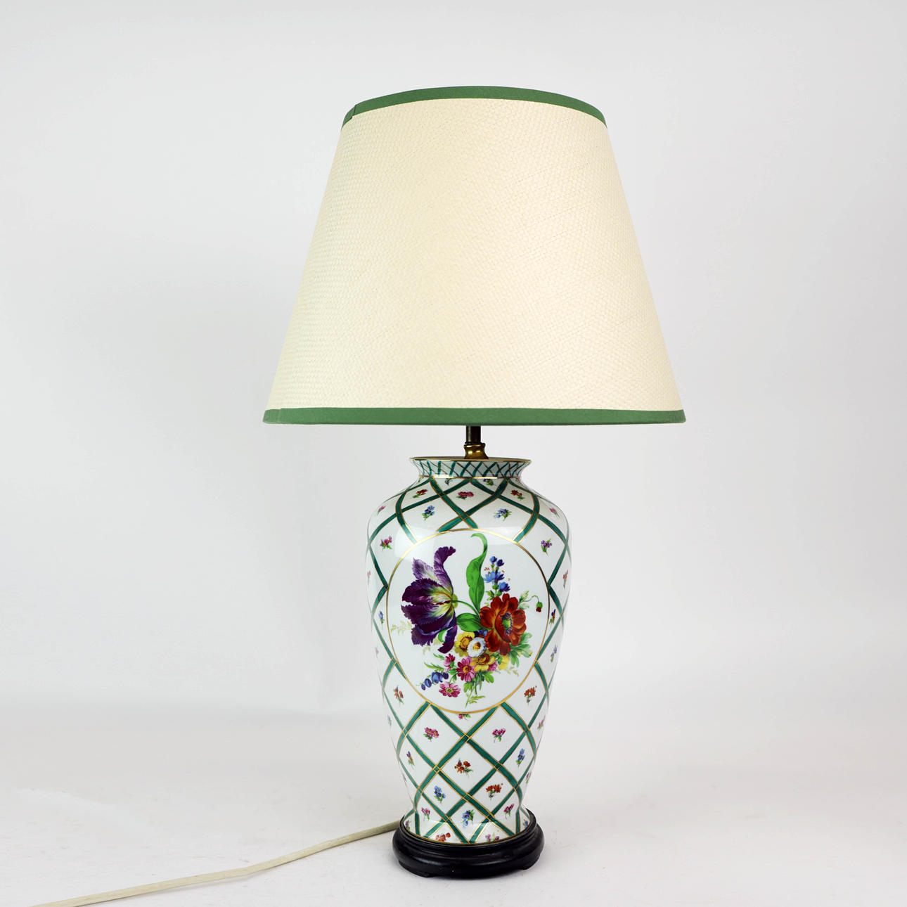 CERAMIC TABLE LAMP. Lighting & Lamps - Table Lamps - Auctionet