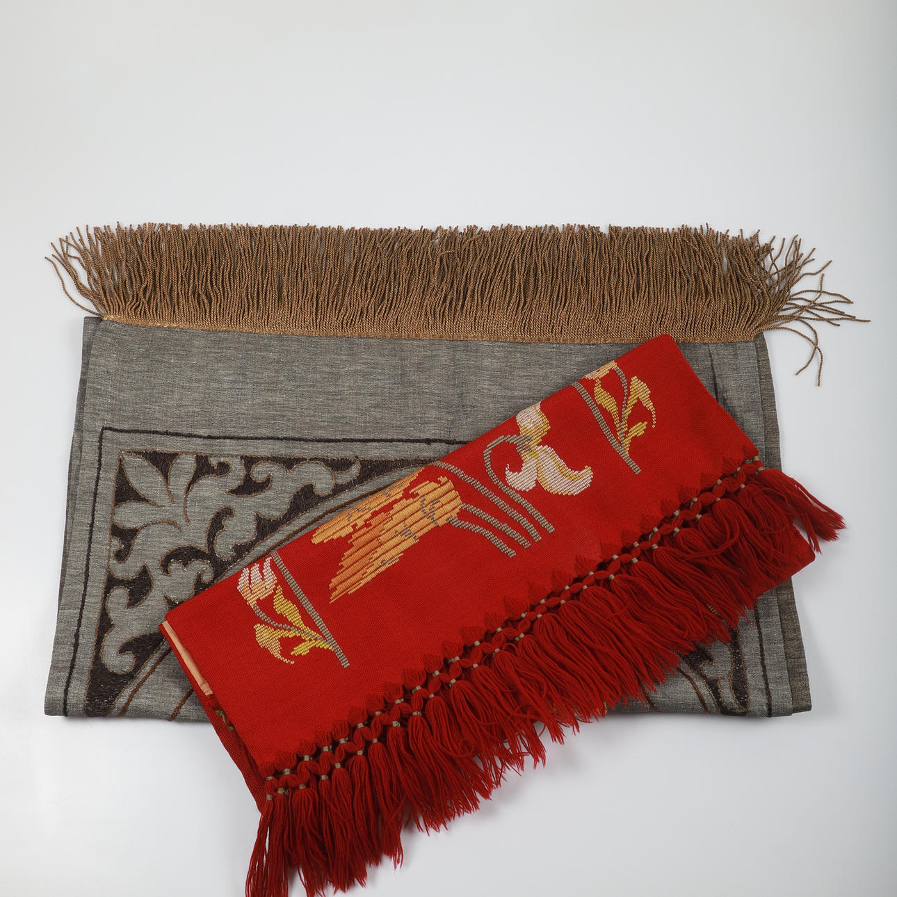 DUKAR, 2 stycken, jugend. Mattor & Textil - Textil - Auctionet