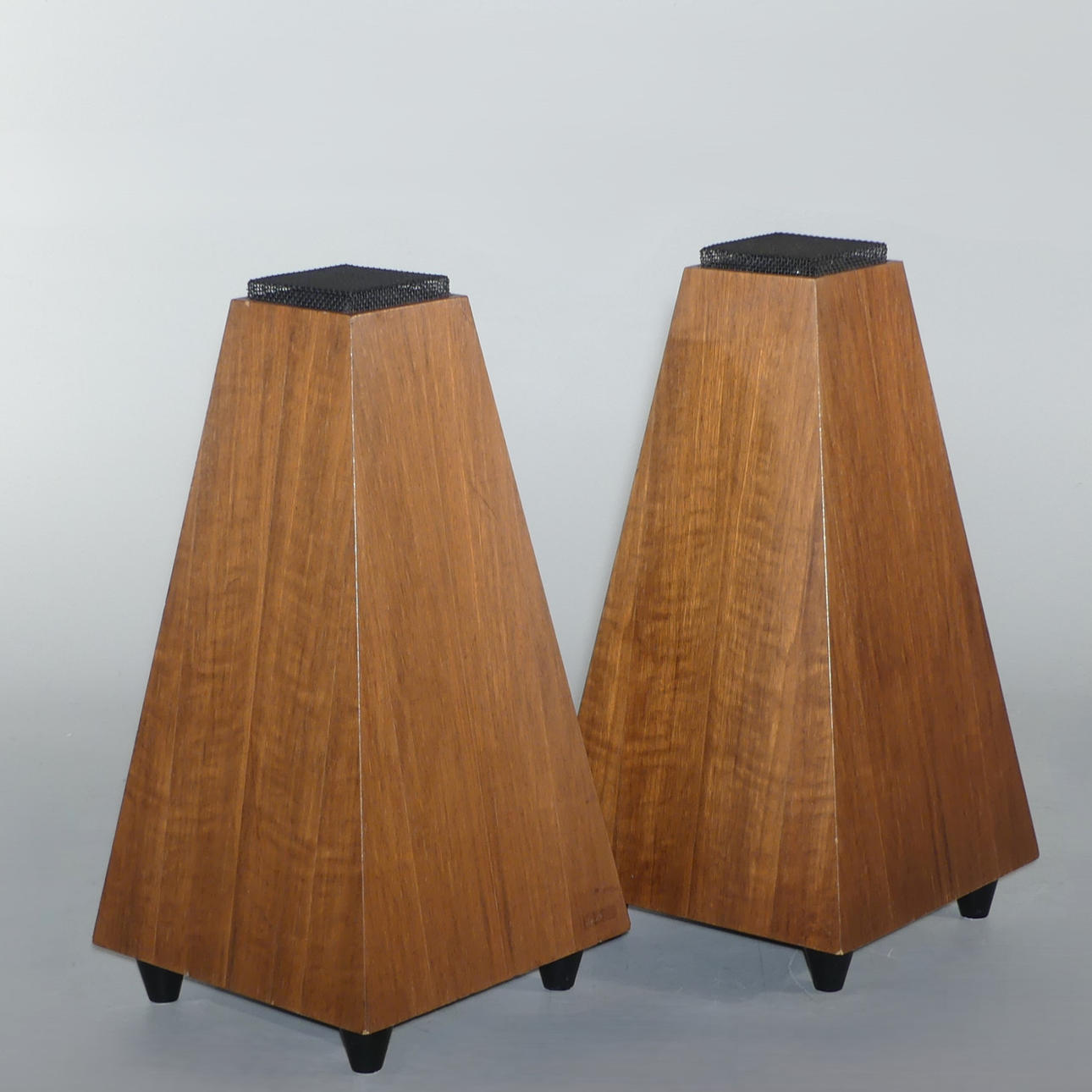BENGT LARSON. floor speaker, teak, LP 720, “Larson Pyramiden”, circa ...