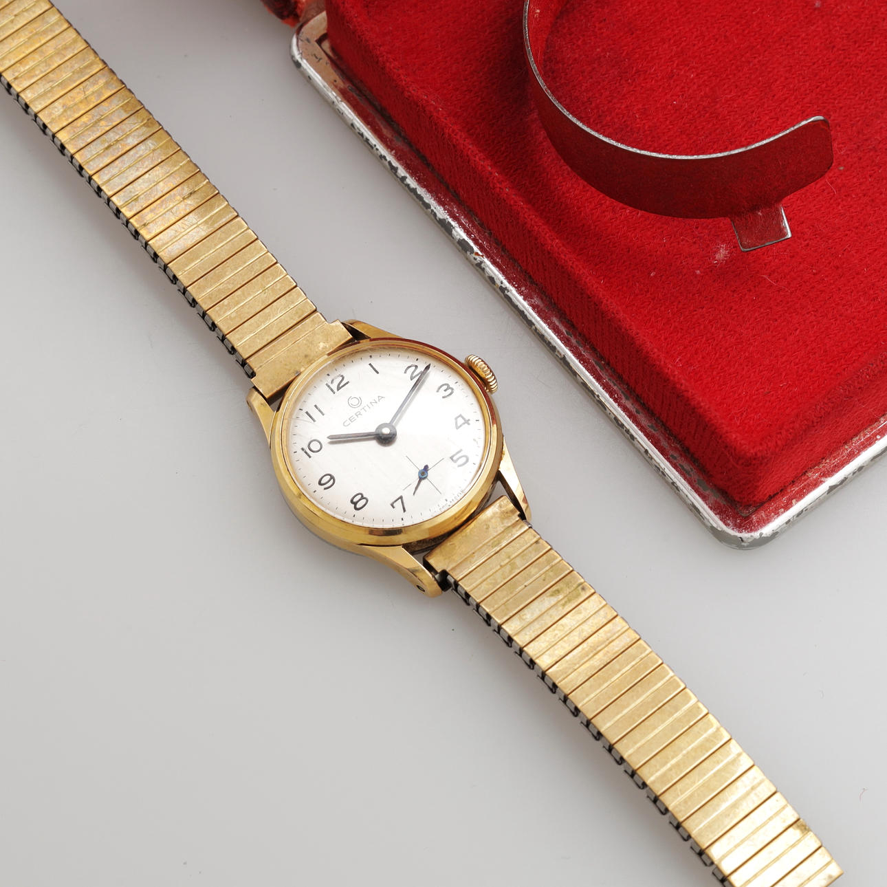 WRISTWATCH, Certina, steel. Clocks & Watches - Wristwatches - Auctionet