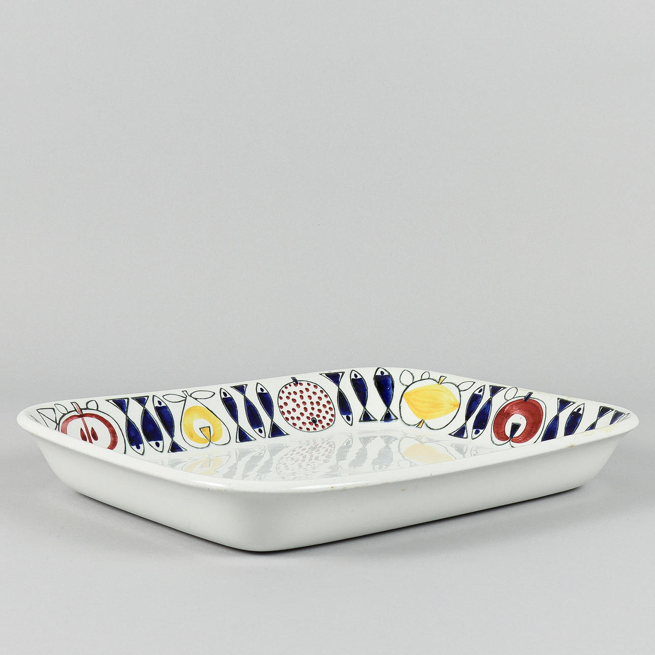 ELDFAST FORM Rörstrand Pomona. Keramik & Porslin - Europeiskt - Auctionet