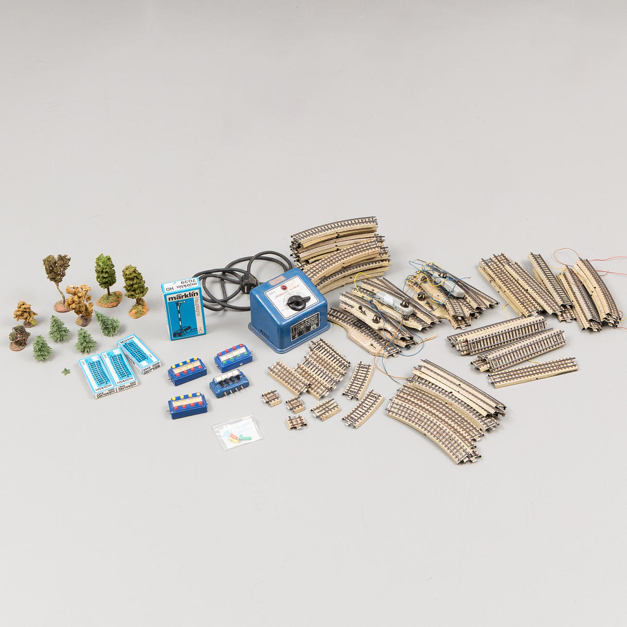 MARKLIN. Miscellaneous rail and transformer, 81 parts. Toys - Model ...