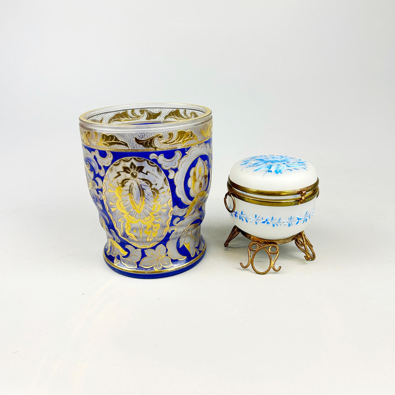 FINE BOHEMIAN GLASS GOBLET AND BOX. Glass - Art glass - Auctionet