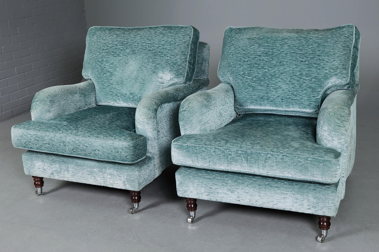 HOWARD STYLE ARMCHAIRS (2). Furniture - Armchairs & Chairs - Auctionet