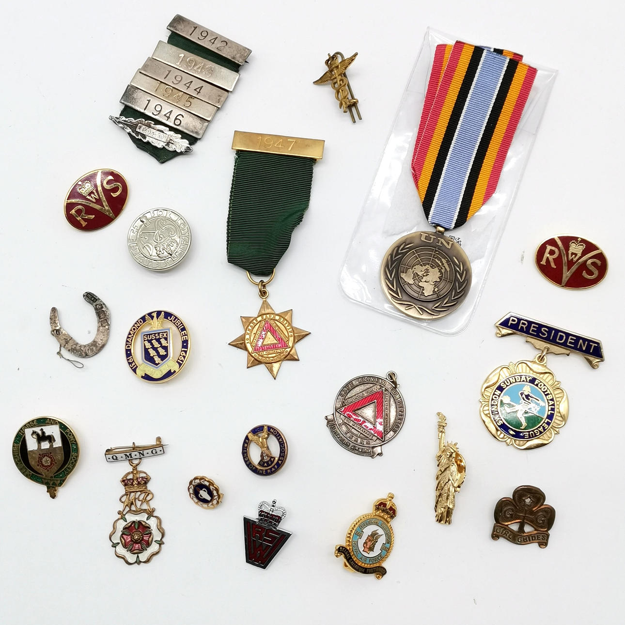 QTY BADGES INC UNOMUR MEDAL. Coins, Medals & Stamps - Orders & Medals ...