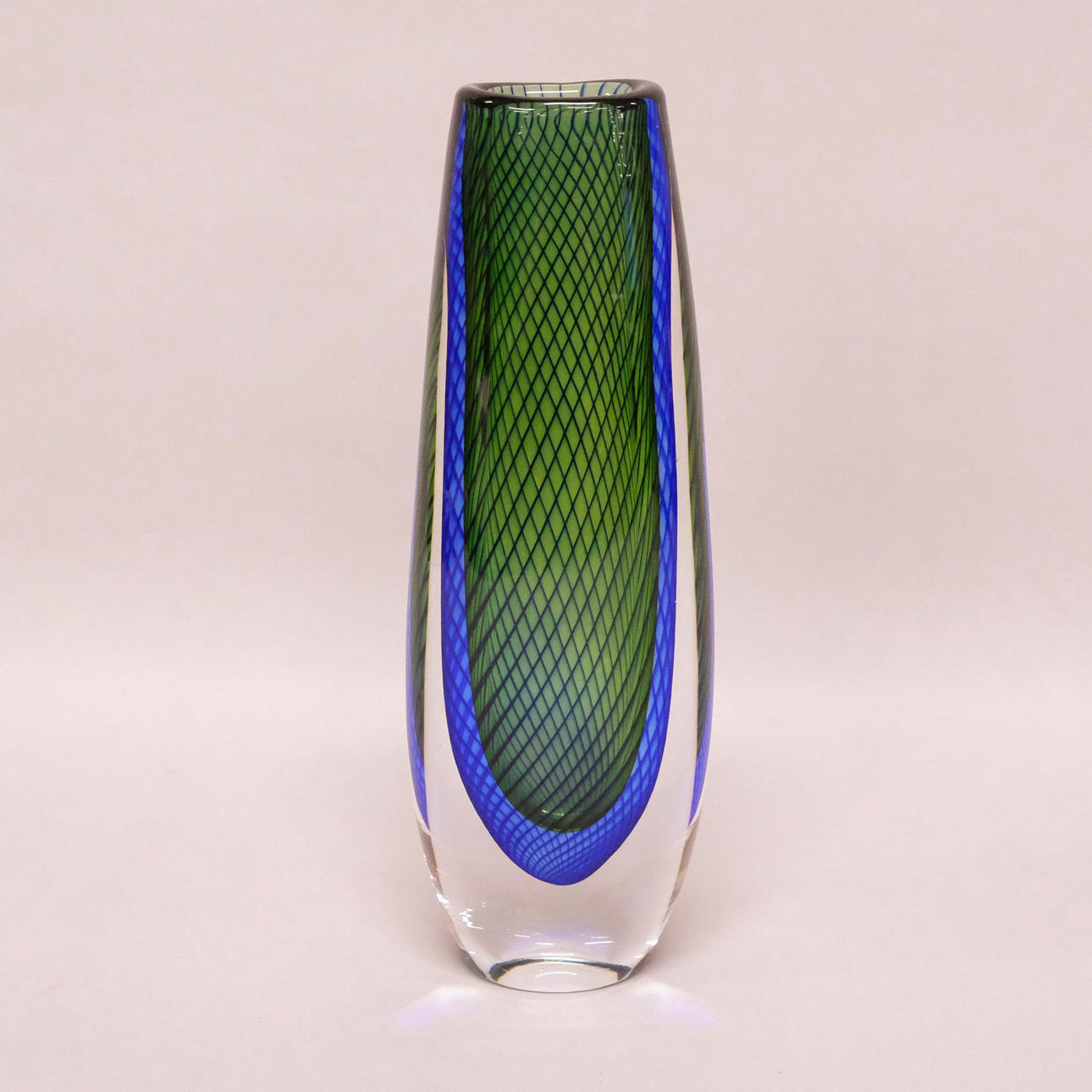 VICKE LINDSTRAND. VASE, COSTA, SIGNED. Glass - Art glass - Auctionet