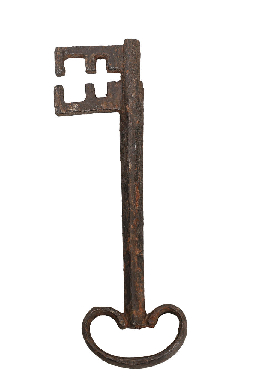 A LARGE EARLY 16TH CENTURY IRON KEY. Silver & Metals - Other metals ...