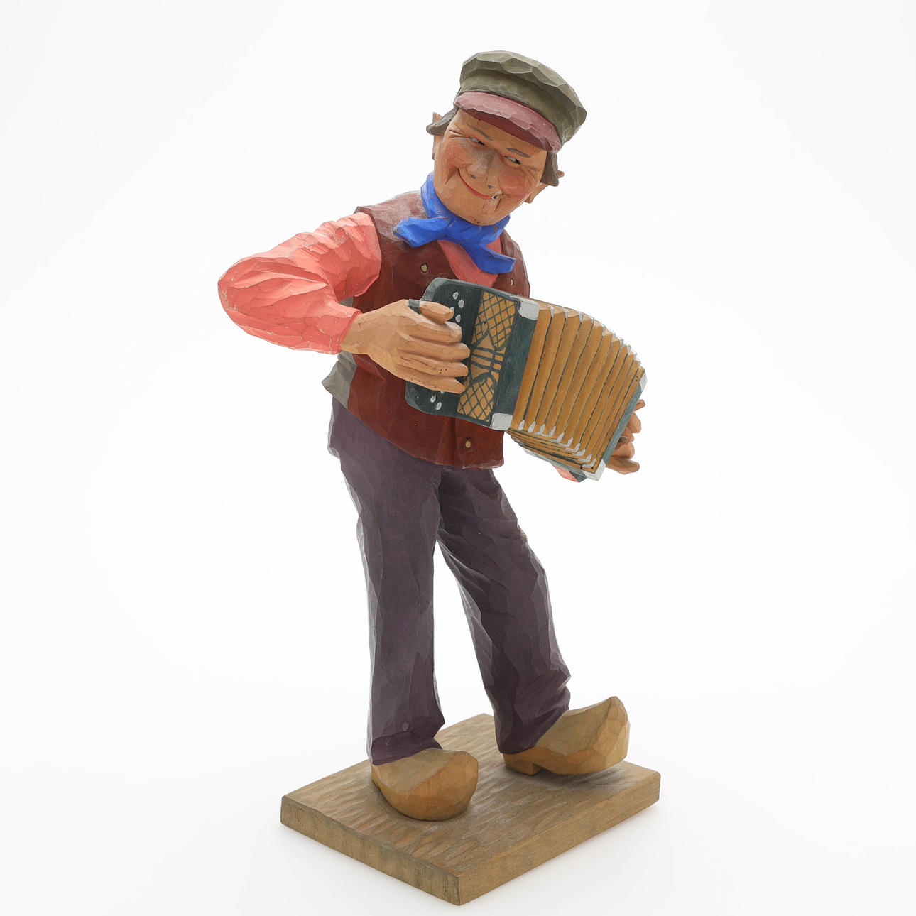 TRÄFIGUR, tillskriven Herman Rosell, skulptur, "Gubbe med dragspel ...