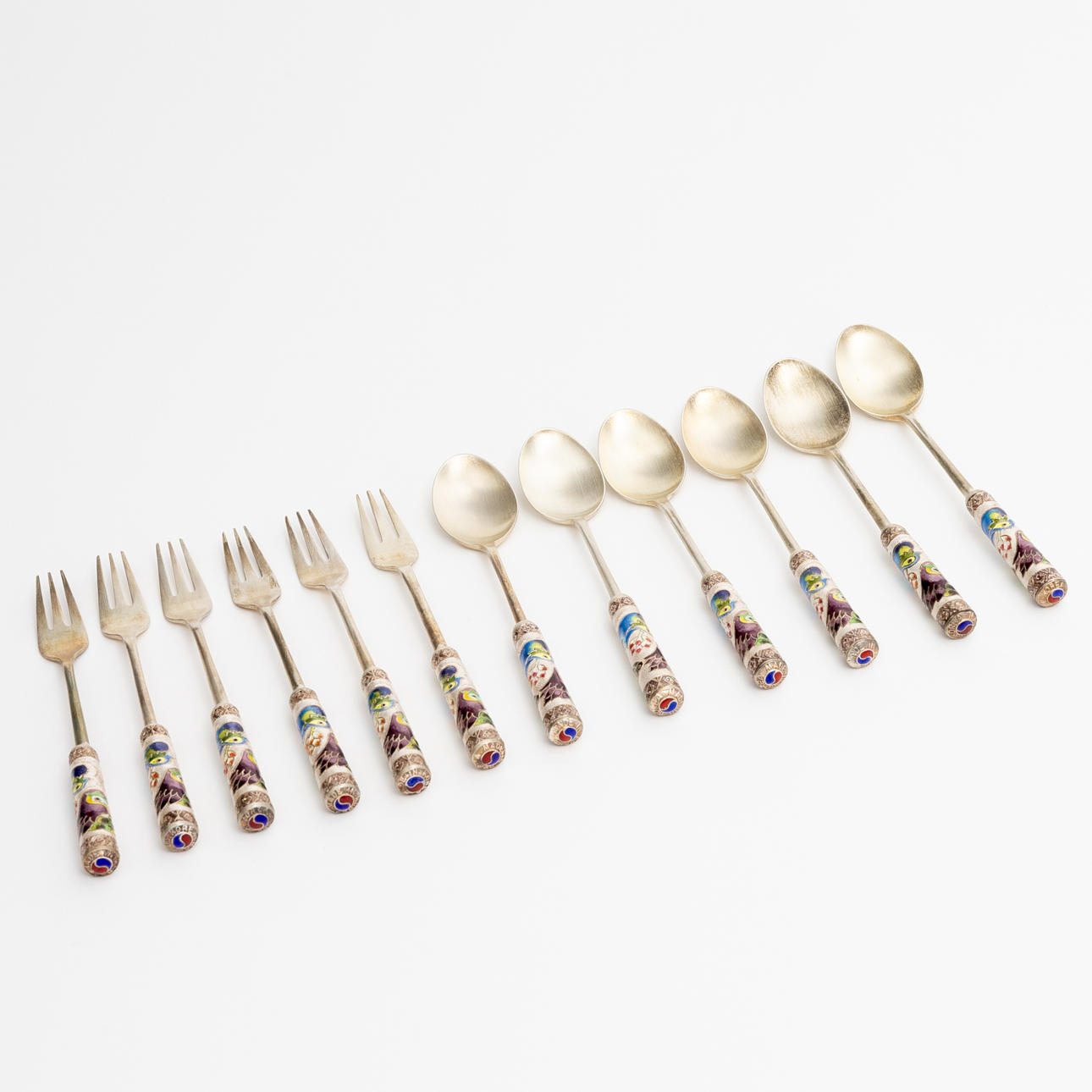 SKEDAR 6 st samt GAFFLAR 6 st, silver, cloisonné, Korea, 1900-tal ...