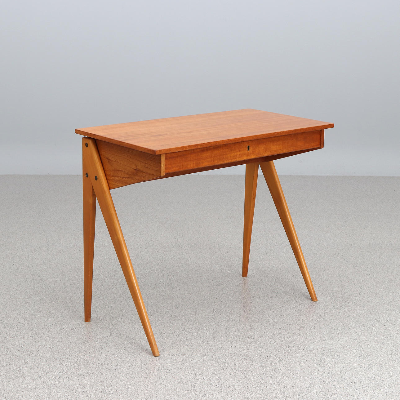 YNGVE EKSTRÖM. DRESSING TABLE. It's teak. 1950s/60s. Unmarked ...