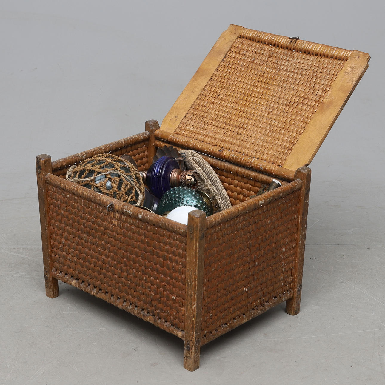 ERILAISIA LAMPUN OSIA. Flow ja paljon muuta. Valaisimet - Muu valaistus ...