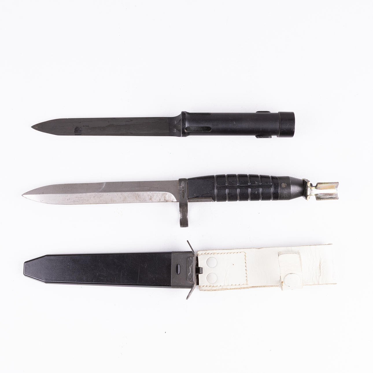 BAJONETTER, 2 st, G3/AK4, Belgien/Sverige, 1900-tal. Vapen & Militaria ...