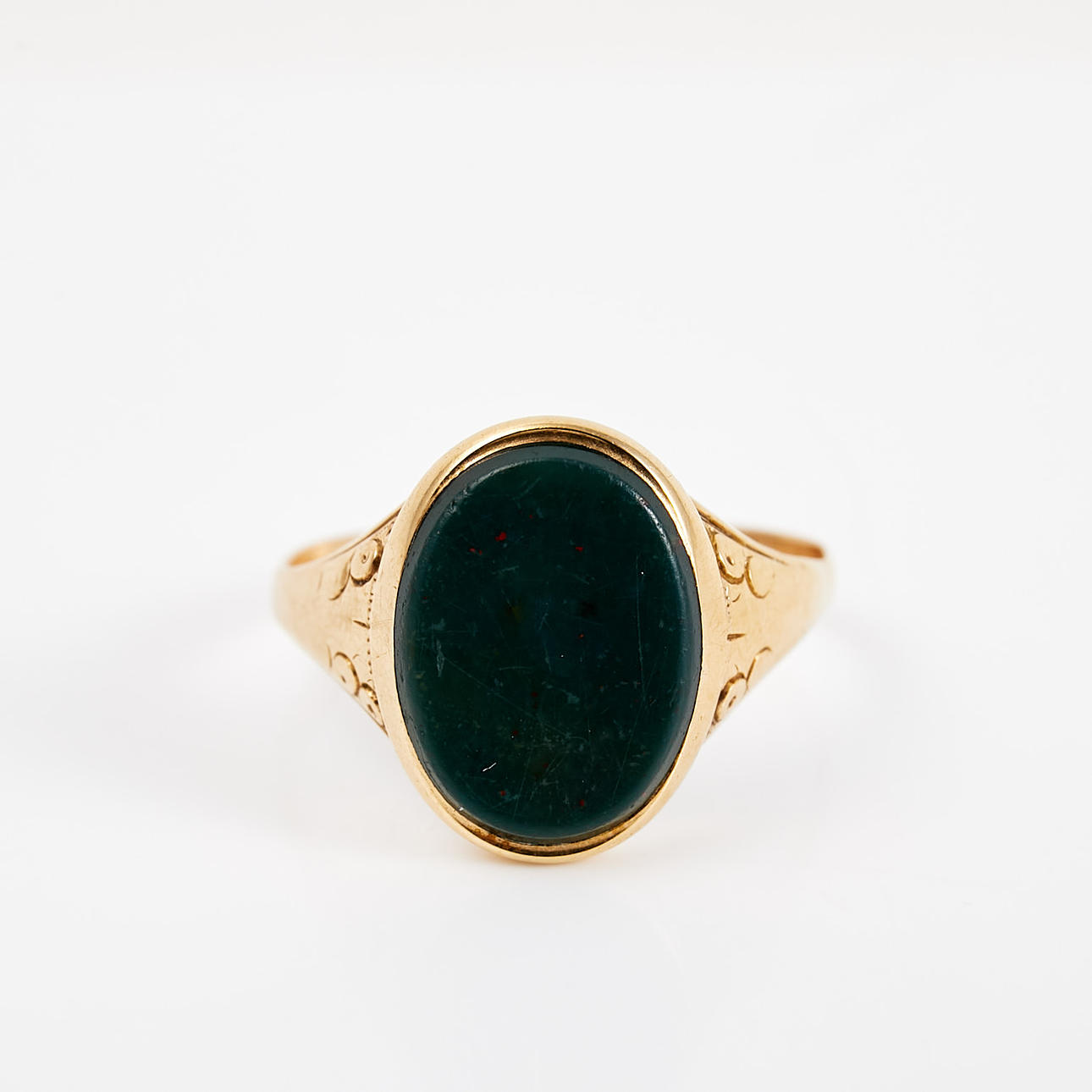 A SIGNET RING, 18k gold, with 1 plane cut heliotrope. Jewellery ...