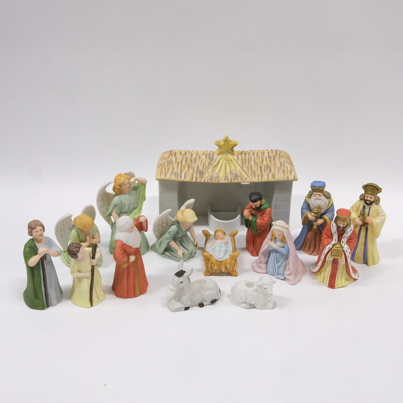 JULKRUBBA MED FIGURER EFTER JENNY NYSTRÖM. Keramik & Porslin ...