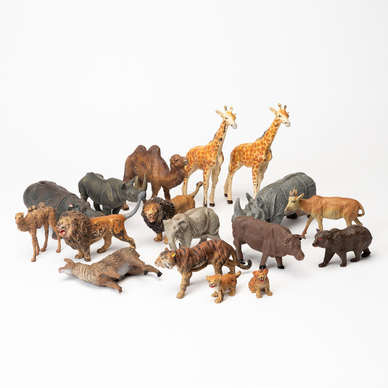 A set of 17 plastic animals, various wild and domestic animals, 20th ...