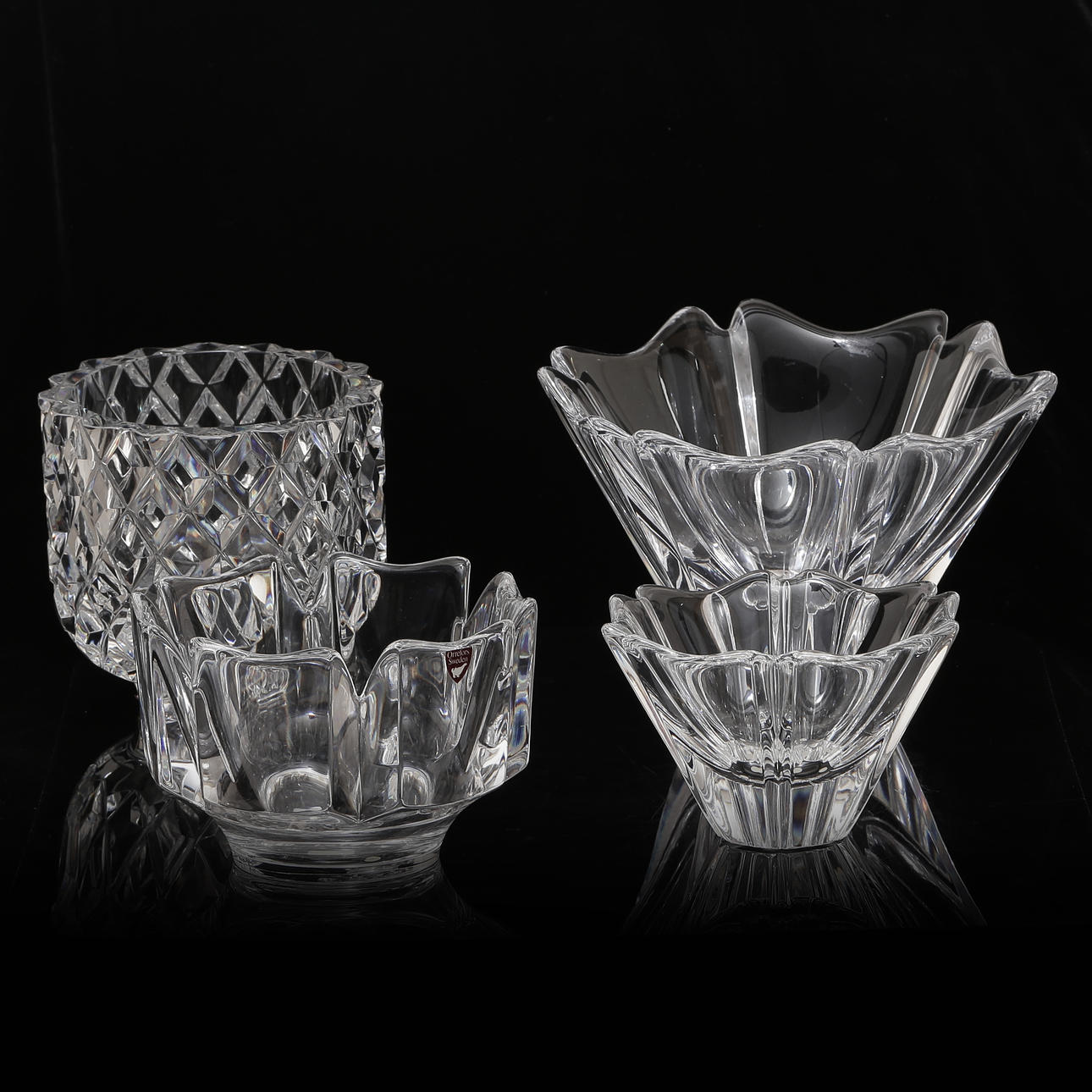 4 KRISTALLSKÅLAR, ORION, CORONA, ORREFORS, 3 SIGNERADE. Glas ...