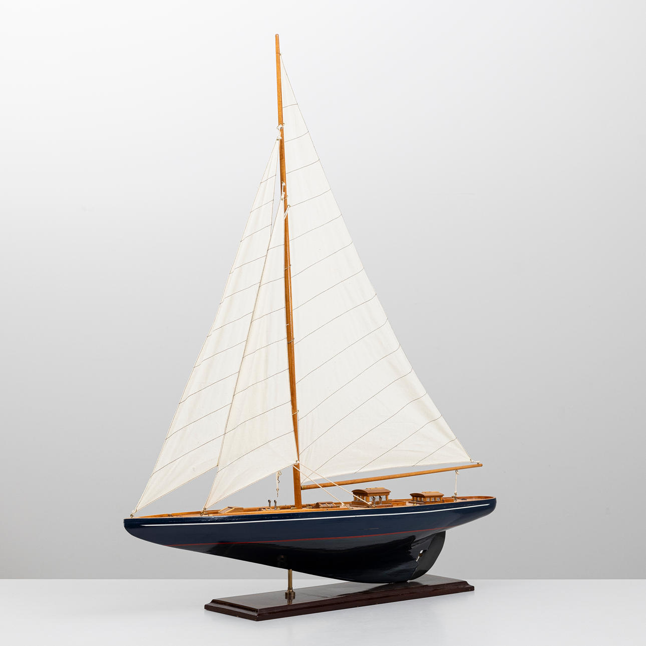 SAILBOAT MODEL, wood and textile, second half of the 20th century. Toys ...