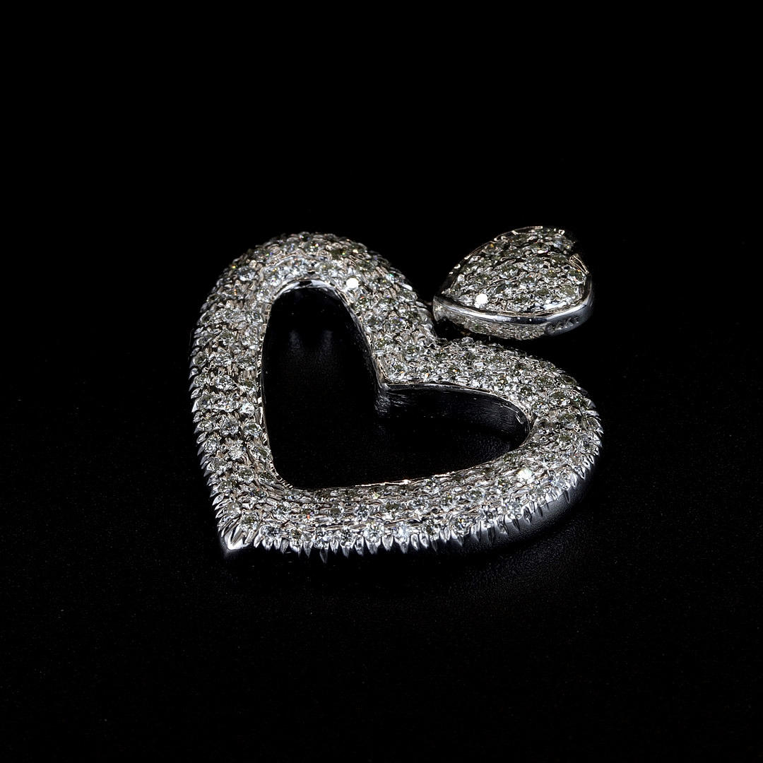 14CT VITT GULD DIAMANT HJÄRTA HÄNGE. Smycken & Ädelstenar - Broscher ...