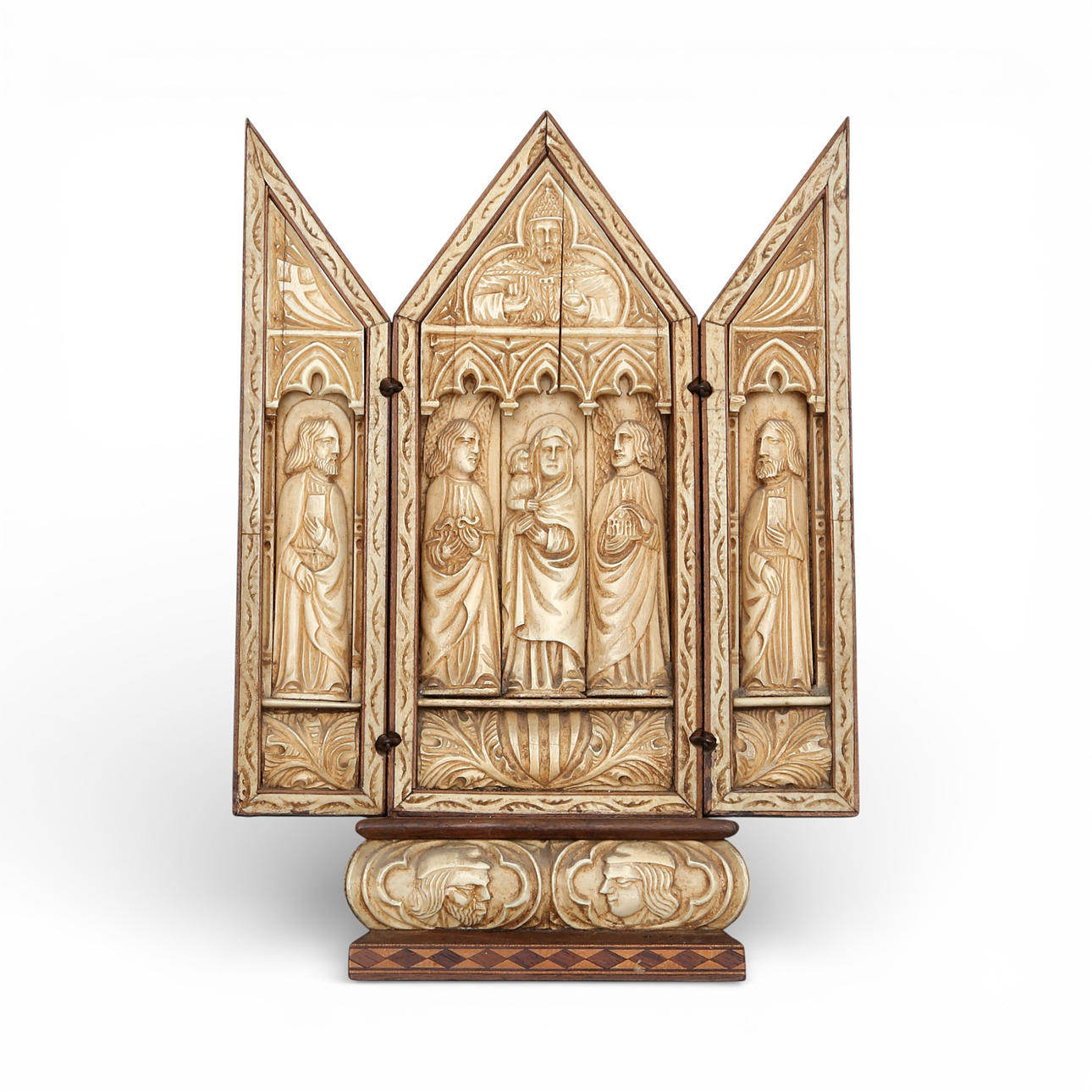 ESCUELA ESPAÑOLA, PROBABLEMENTE VALENCIANA, HACIA 1920. Triptych of ...