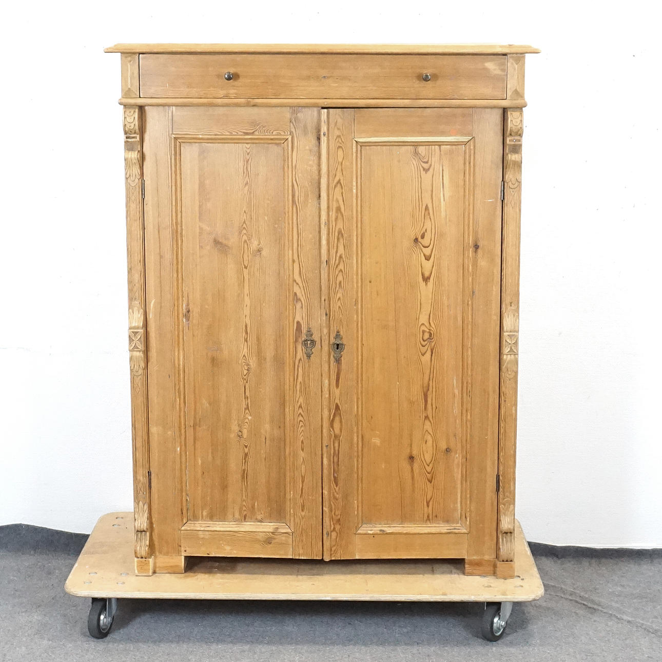 SIDEBOARD. A Neo-Renaissance pine, 18th/20th century. Furniture ...