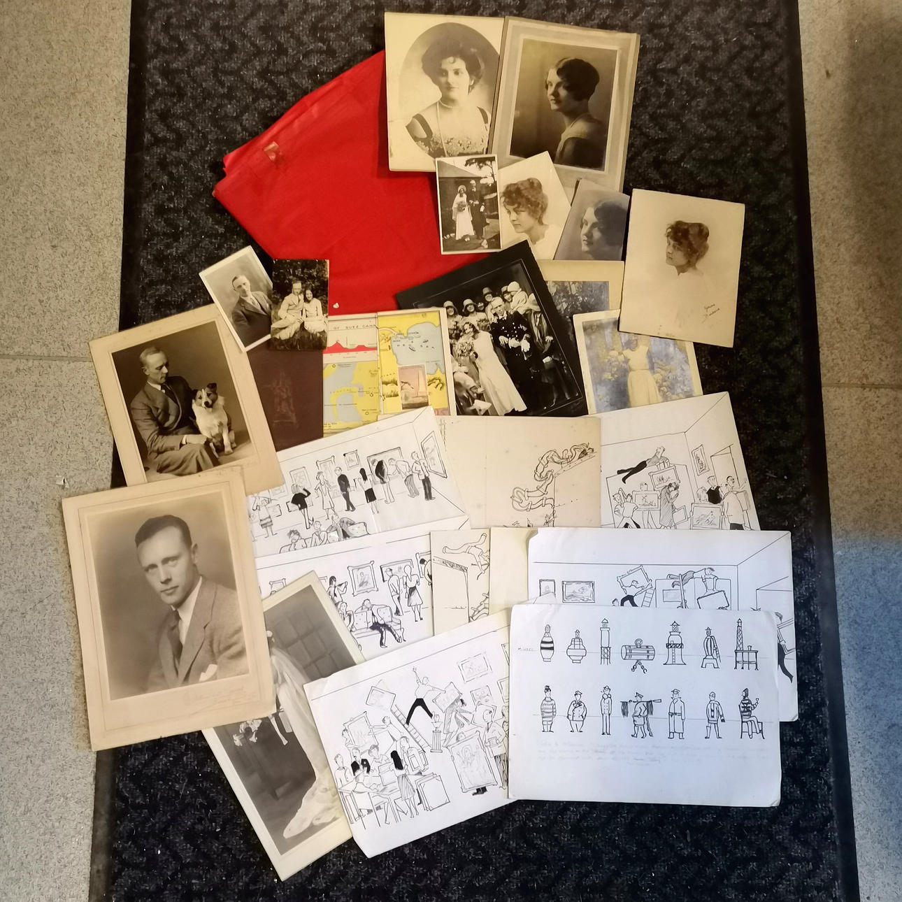 * ANTAL FOTOGRAFIER t/w TECKNADE FILMER & SUEZ KANALKARTA. Konst ...