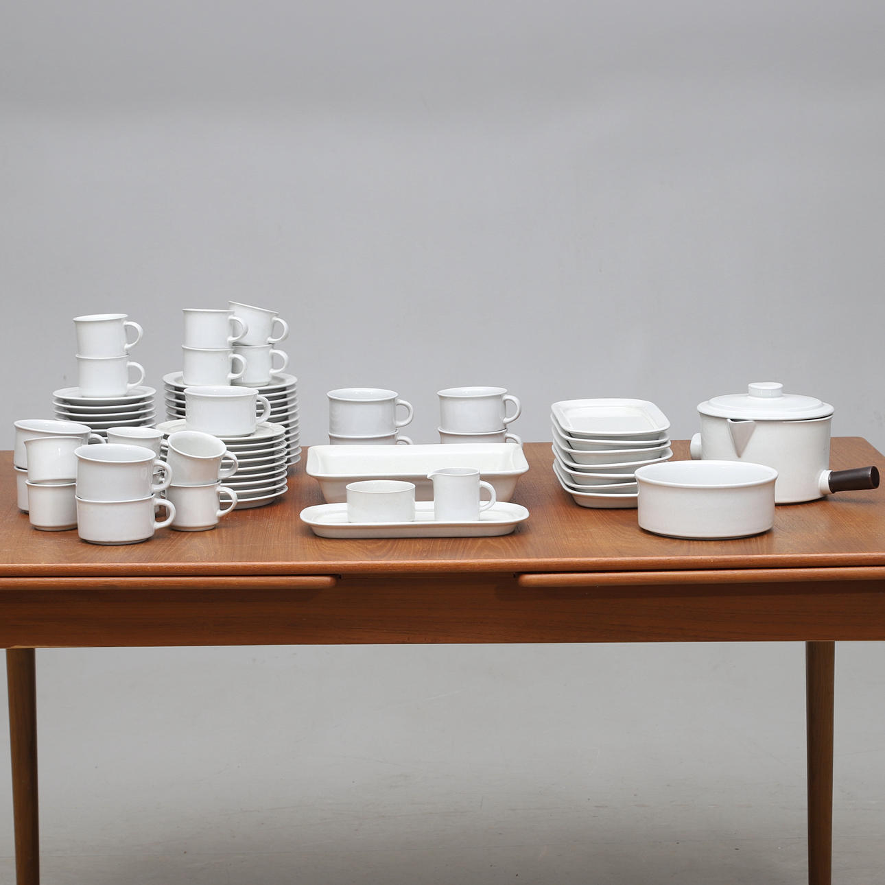 SIGNE PERSSON-MELIN. 78 stoneware “Härd” stoneware parts, Höganäs ...