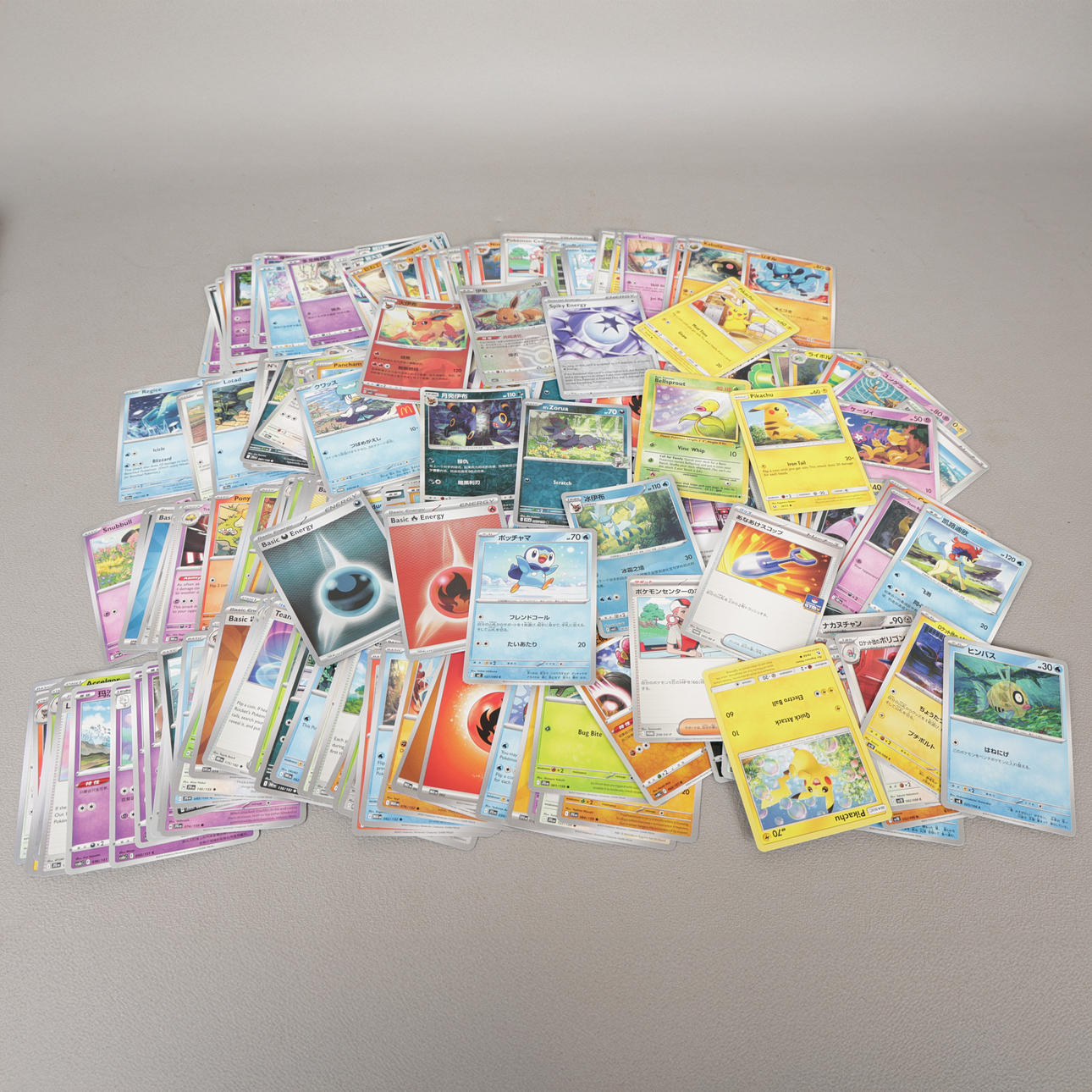 POKEMON, EN STOR SAMLING POKÉMONKORT (CA 250+ KORT). Samlarföremål ...