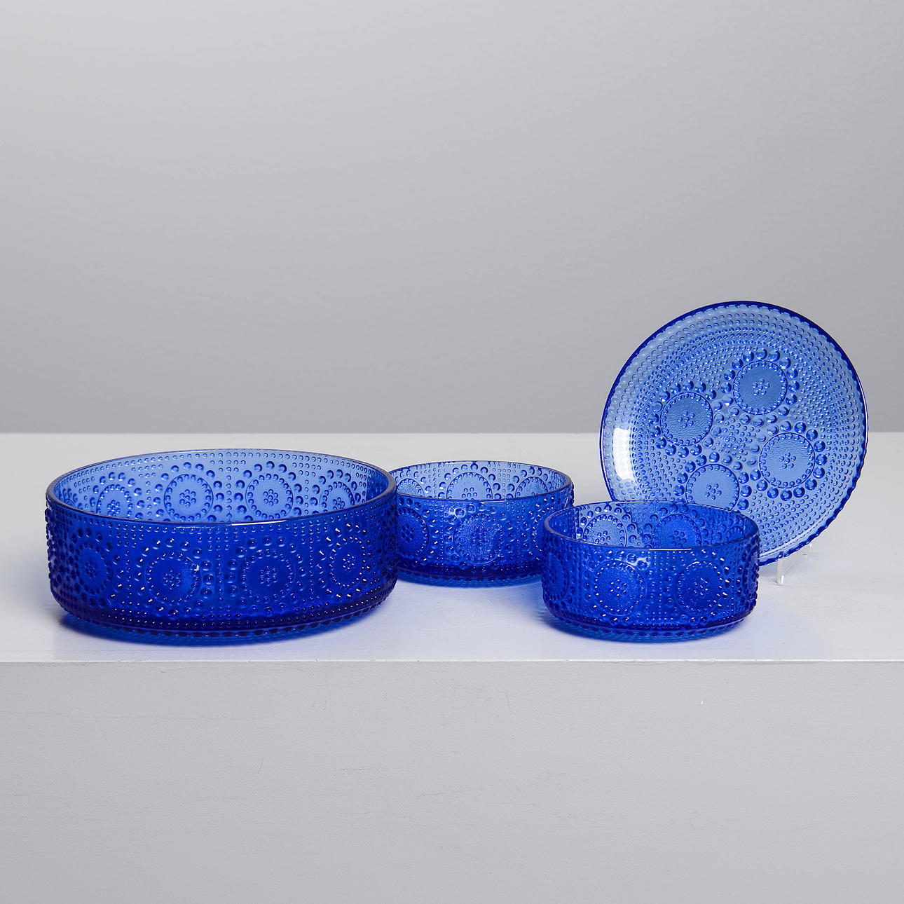 NANNY STILL. "Grapponia", skålar och fat, 4 st, Riihimänen Lasi, Finland, 1960-tal. Glas ...