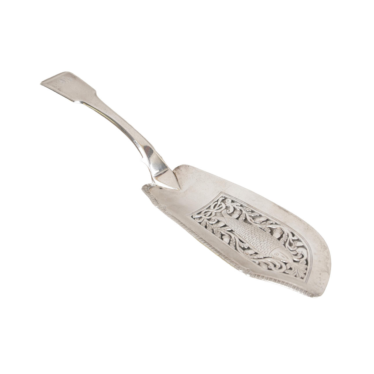 A GEORGE IV SILVER FISH SLICE. Silver & Metals - Silver - Auctionet