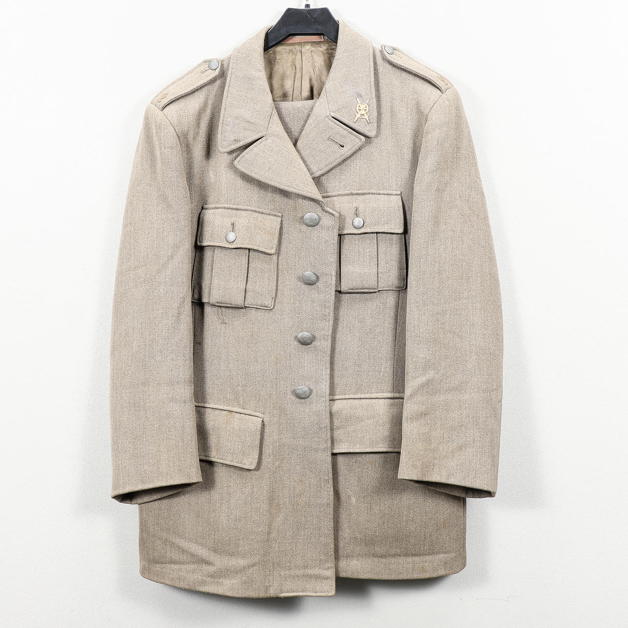 UNIFORM M/1939. Vapen & Militaria - Uniformer & Dräkter - Auctionet