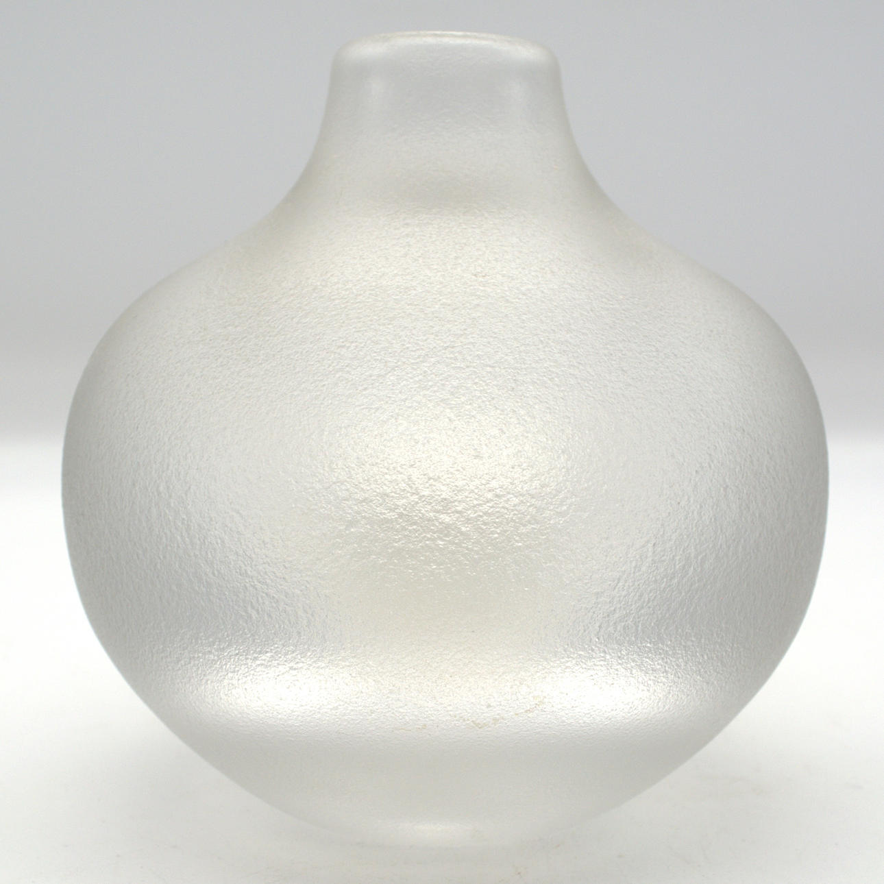 GÖRAN WÄRFF. FOR KOSTA BODA “ROYAL ARTS COLLECTION” SWEDISH VASE, WITH ...
