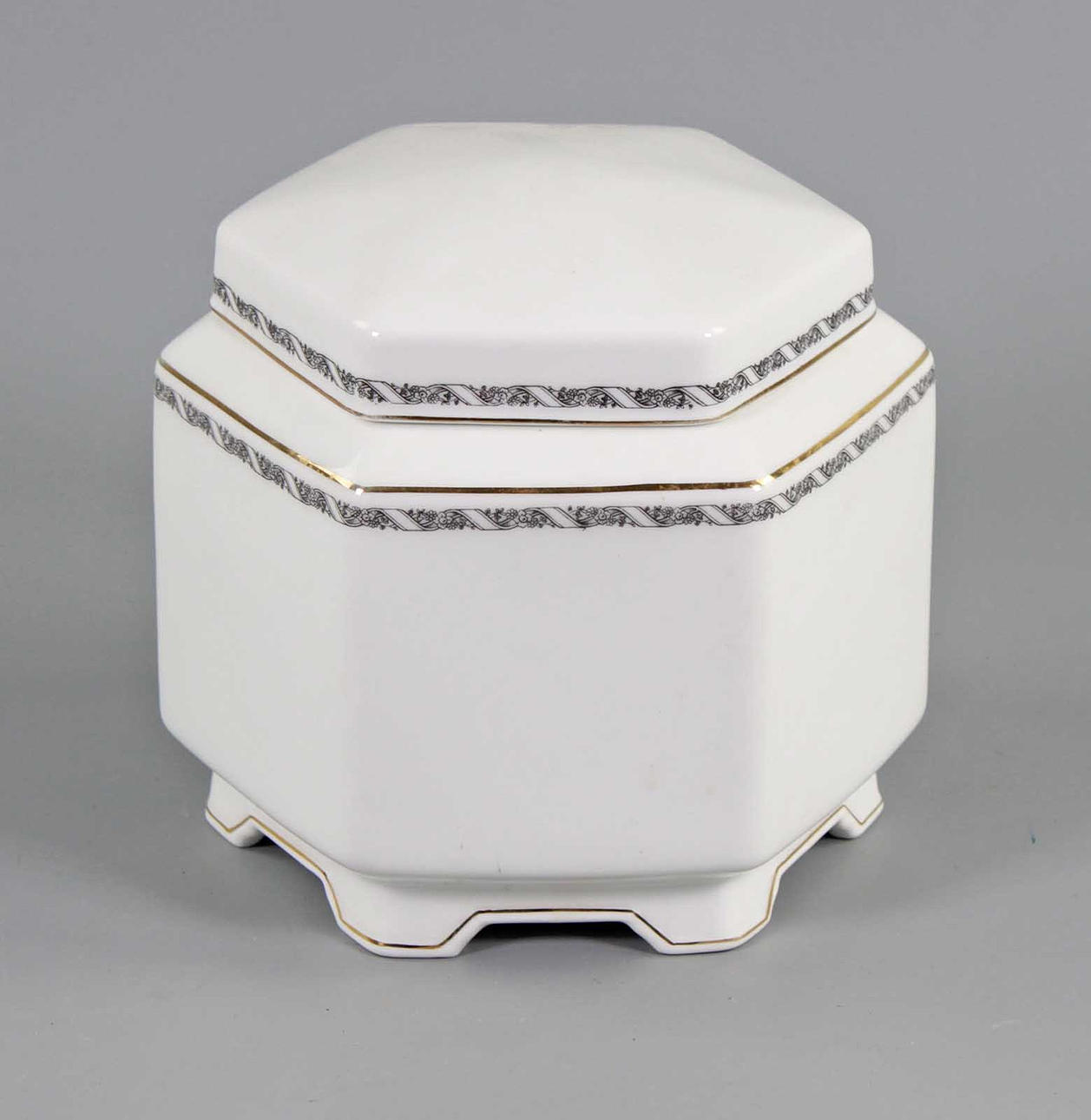 Rosenthal lid box. Ceramics & Porcelain - European - Auctionet