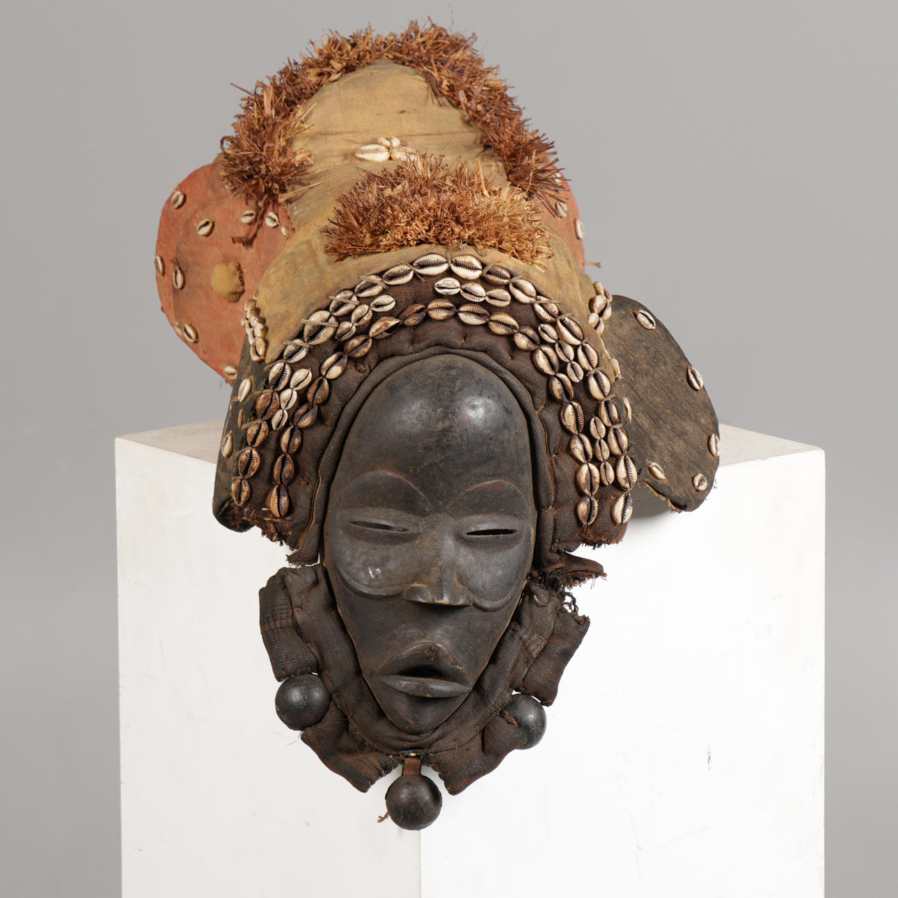 A DAN HEADDRESS, IVORY COAST/COTE D'IVOIRE. Ethnographica - African ...
