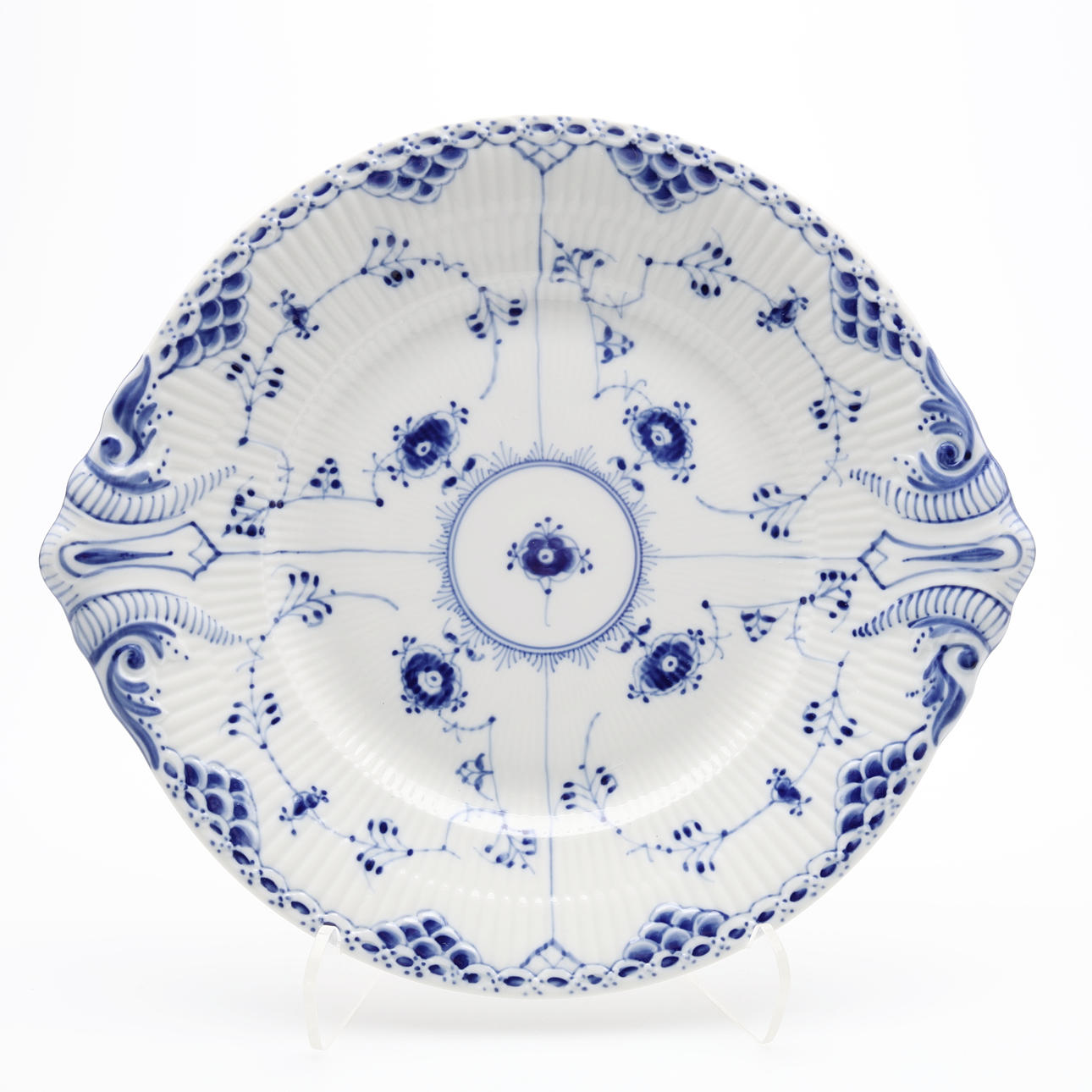 SERVING DISH, PORCELAIN, “MUSSELMALET”, MODEL NUMBER 666, SECOND ORDER ...