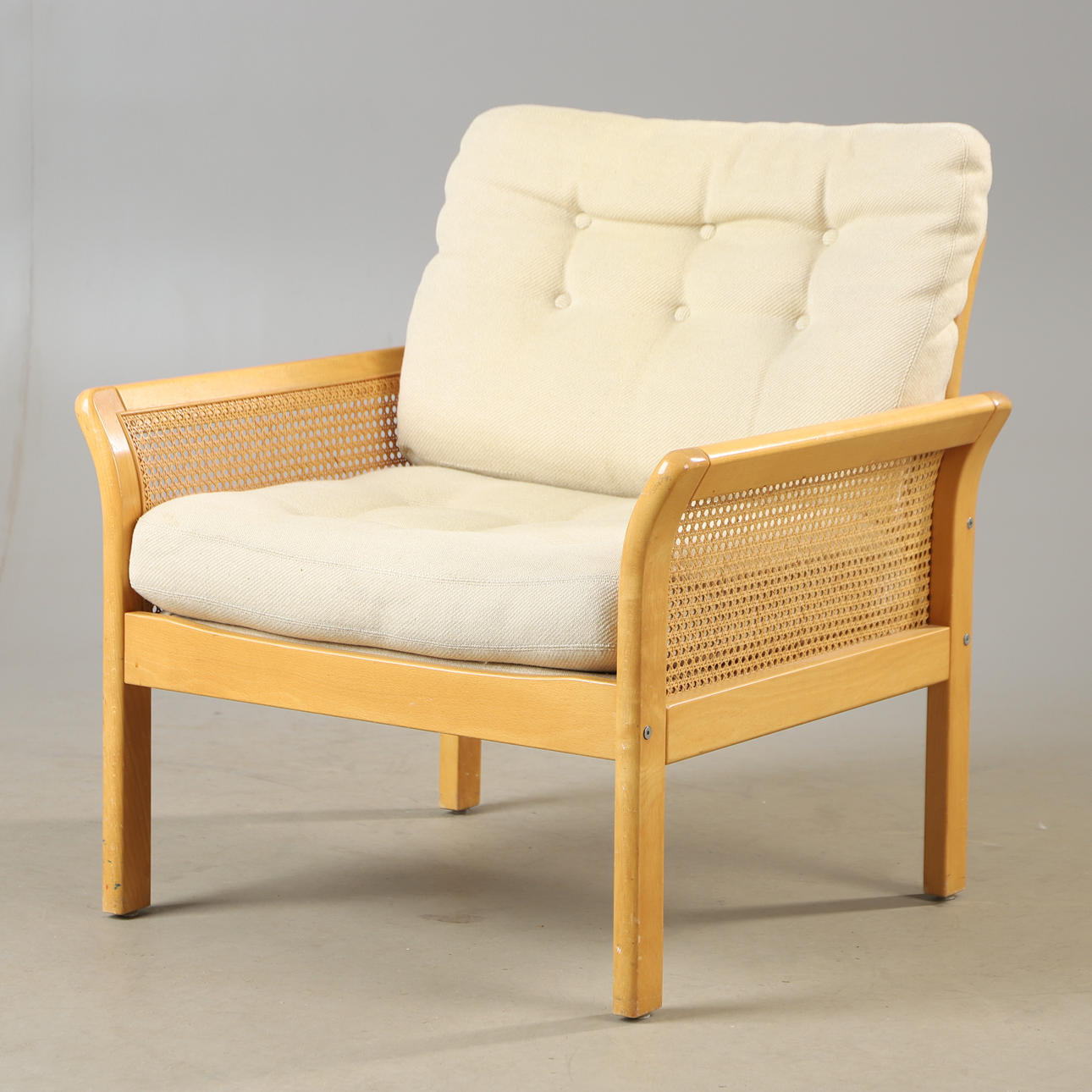 KENNETH BERGENDAHL. Fåtölj, "Milano", bok och rotting, Dux, 1970-tal ...