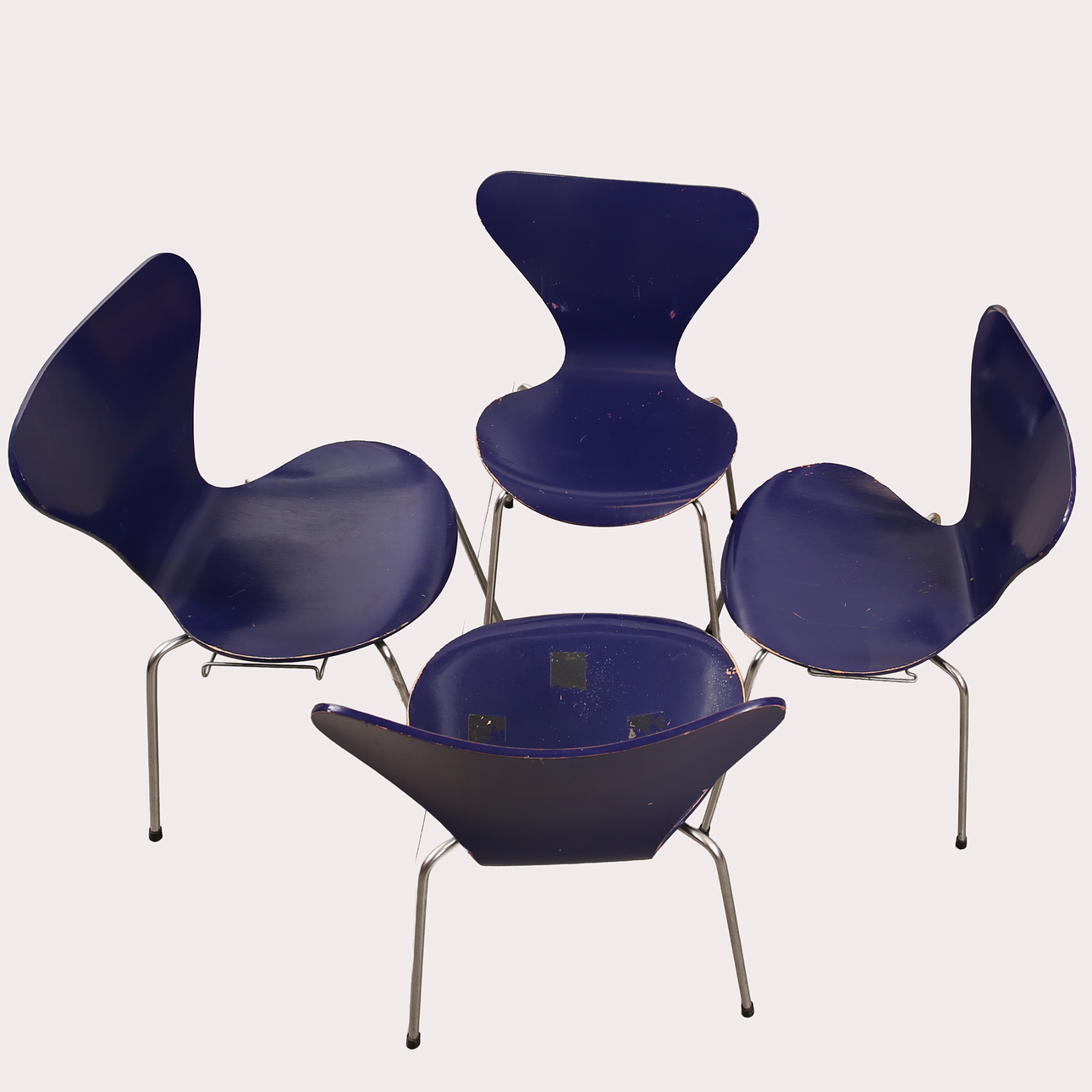 ARNE JACOBSEN. A set of four 'Sjuan' chairs for Fritz Hansen, Denmark ...