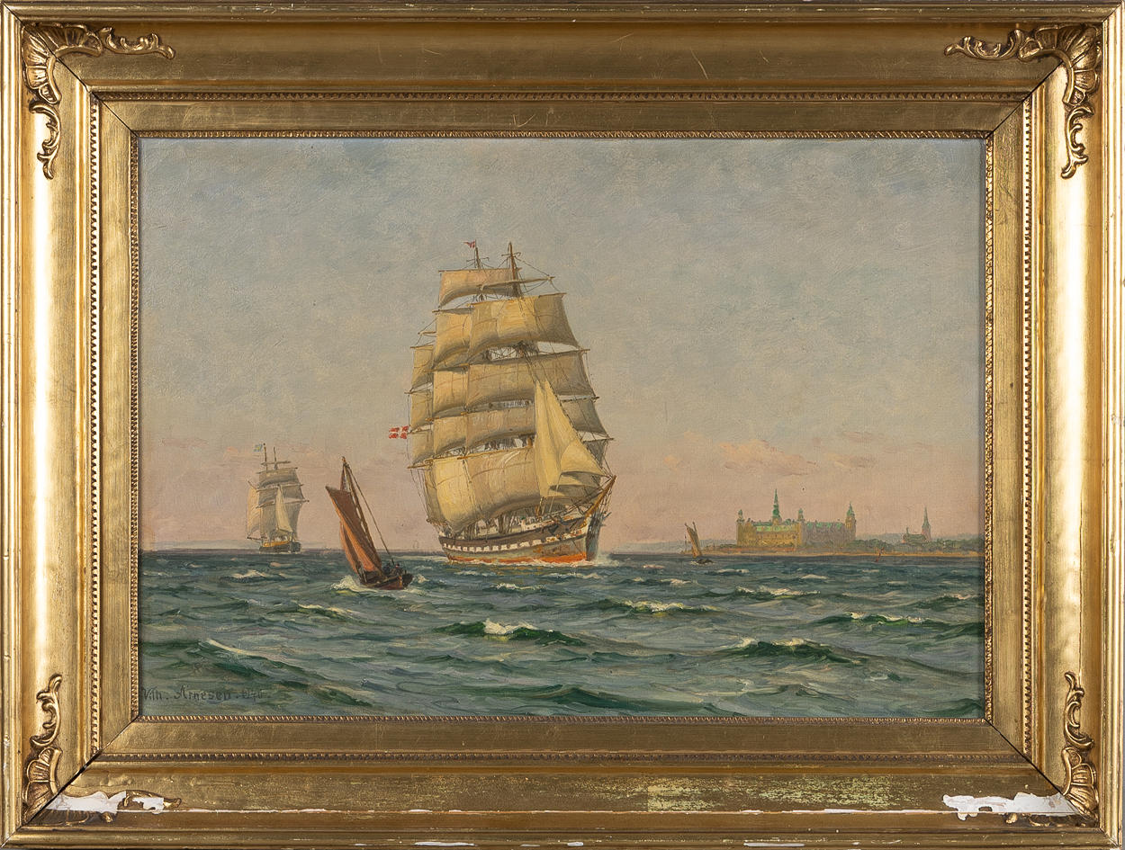 VILHELM ARNESEN (DANMARK, 1865-1948). "Sejler passer Kronborg", olja på ...
