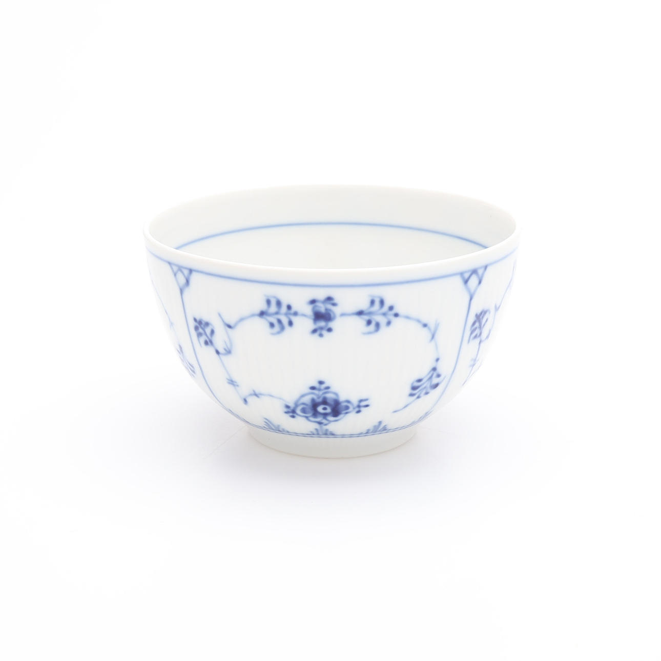 BREAKFAST BOWL, MUSSELMALET, ROYAL COPENHAGEN. Ceramics & Porcelain ...