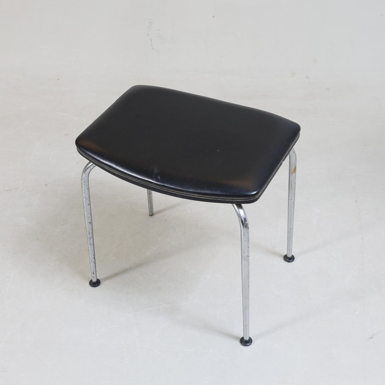 PALL, galon & metall, Duba, Danmark, 1960-tal. Möbler - Fåtöljer ...