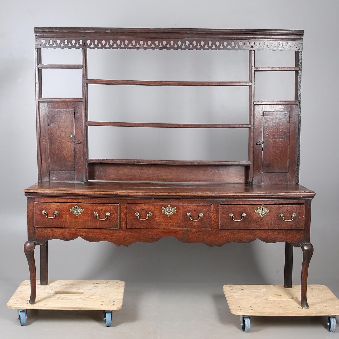 AN 18TH CENTURY SHROPSHIRE OAK DRESSER AND RACK. Furniture - Cupboards ...