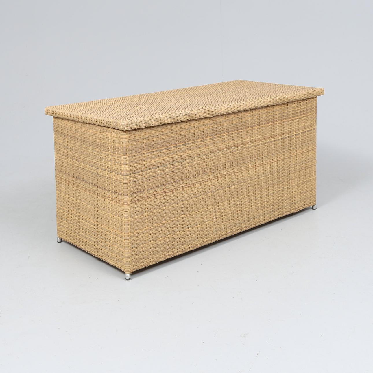 DYNBOX, Cane-line, outdoor. Garden & Architectural - Garden - Auctionet