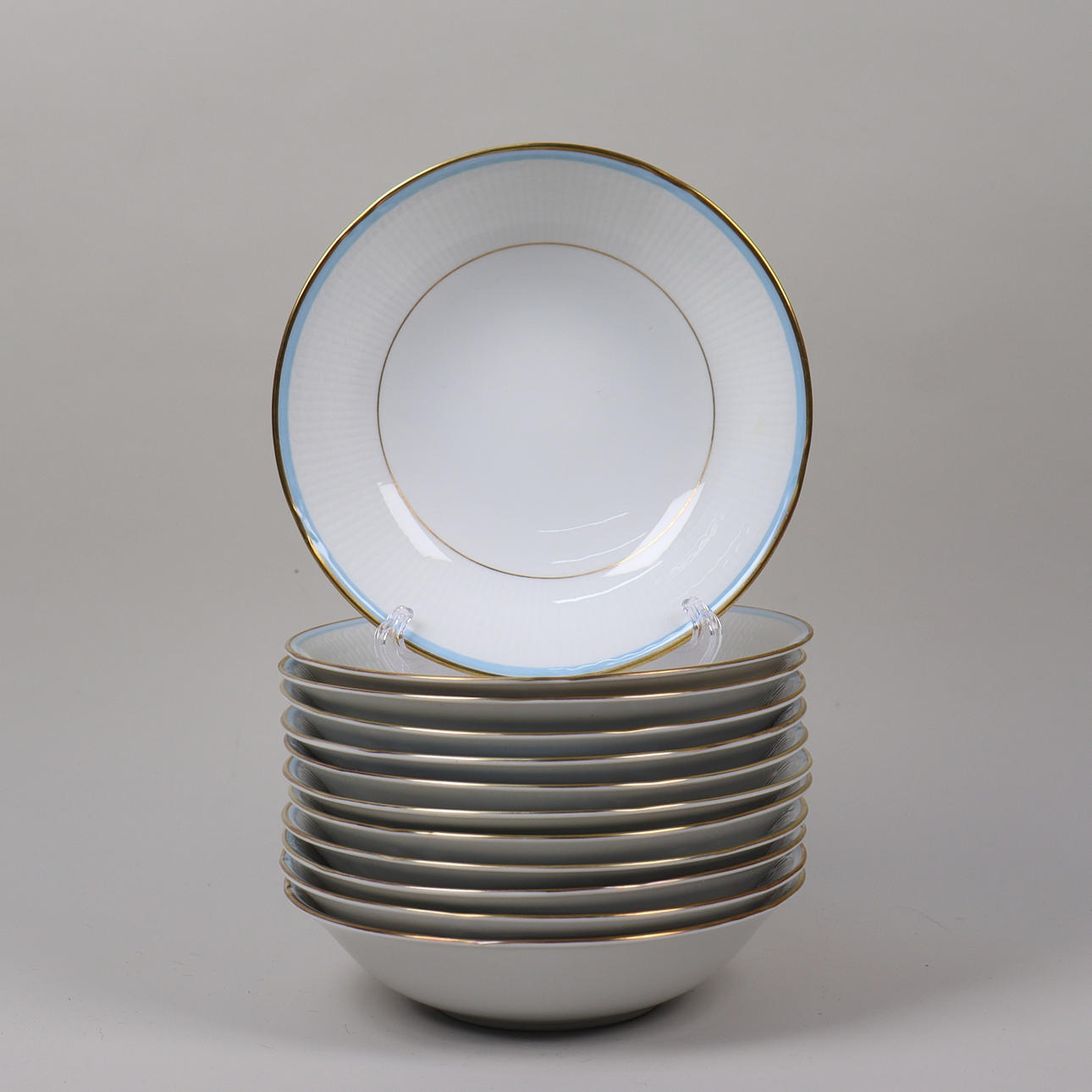 LOUISE ADELBORG. Nationalservisen “Swedish Grace”/“Cirrus”, deep plates ...