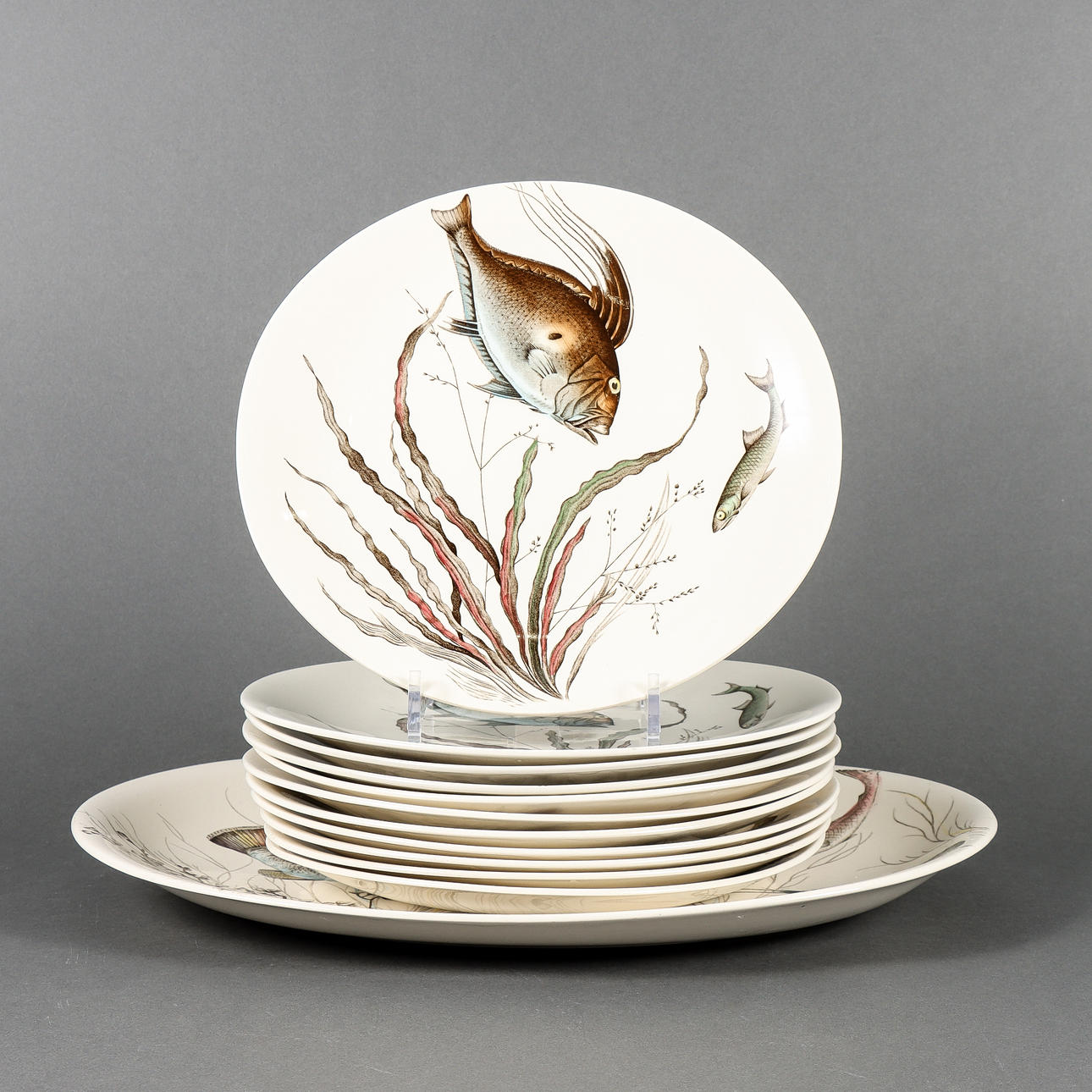 A set of 12-piece fish plates and saucers, Johnson Bros, England ...