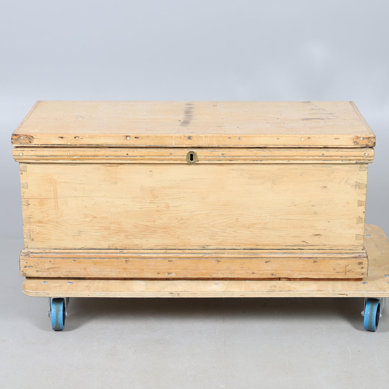 STRIPPED PINE CARPENTER'S CHEST WITH VINTAGE WOODWORKING TOOLS ...