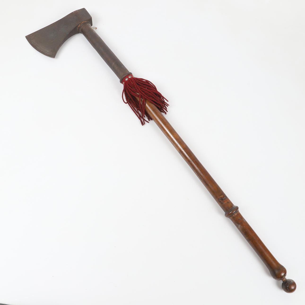 BATTLE AXE, 20th century. Weapons & Militaria - Edged weapons - Auctionet