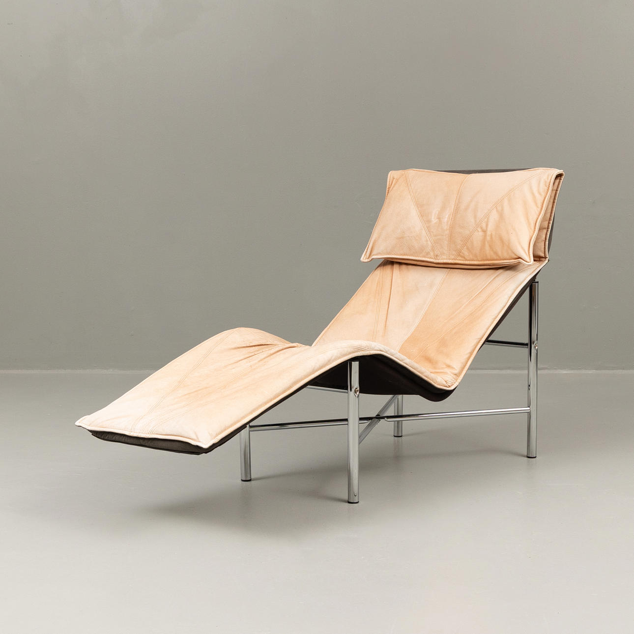 A leather and chrome reclining armchair, “Skye”, Tord Björklund for ...