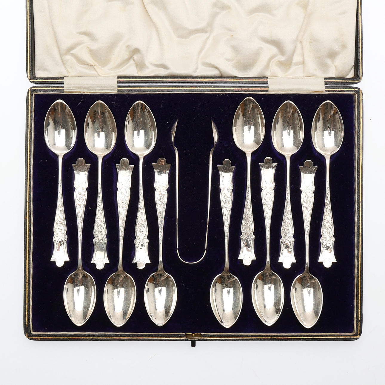 SET OF 12 GEORGE V SCOTTISH SILVER TEASPOONS AND SUGAR TONGS, CASED ...