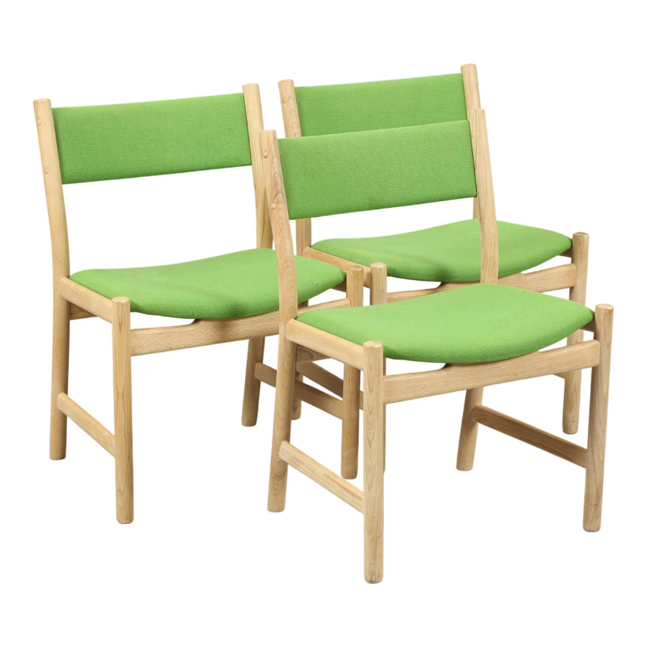 HANS J WEGNER. Carl Hansen & Son. Set of three beech wood chairs, model ...