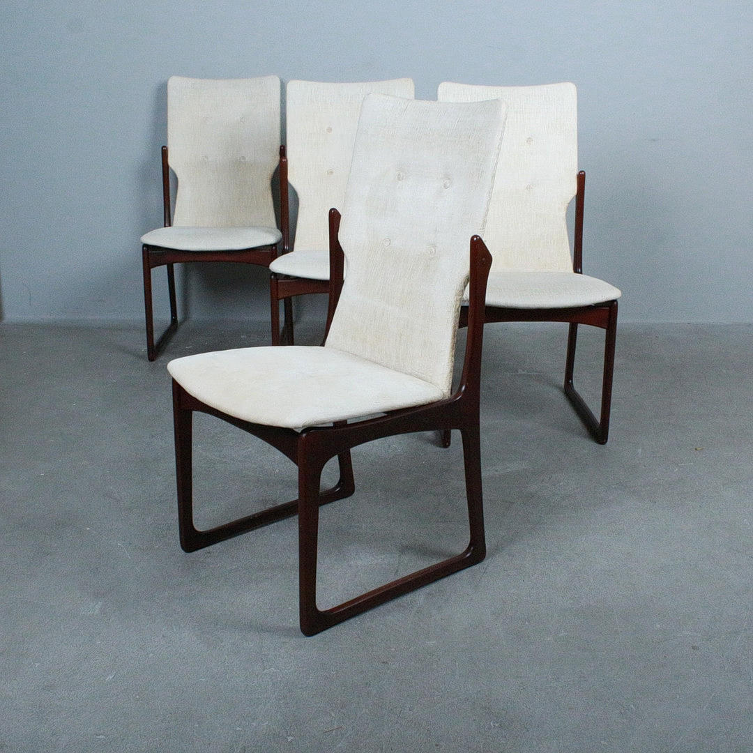 VAMDRUP STOLEFABRIK. Four dining room chairs from the 1960s, mahogany ...